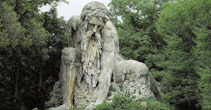 Le Colosse de l'Apennin, Italie - Une sculpture géante qui renferme des ...